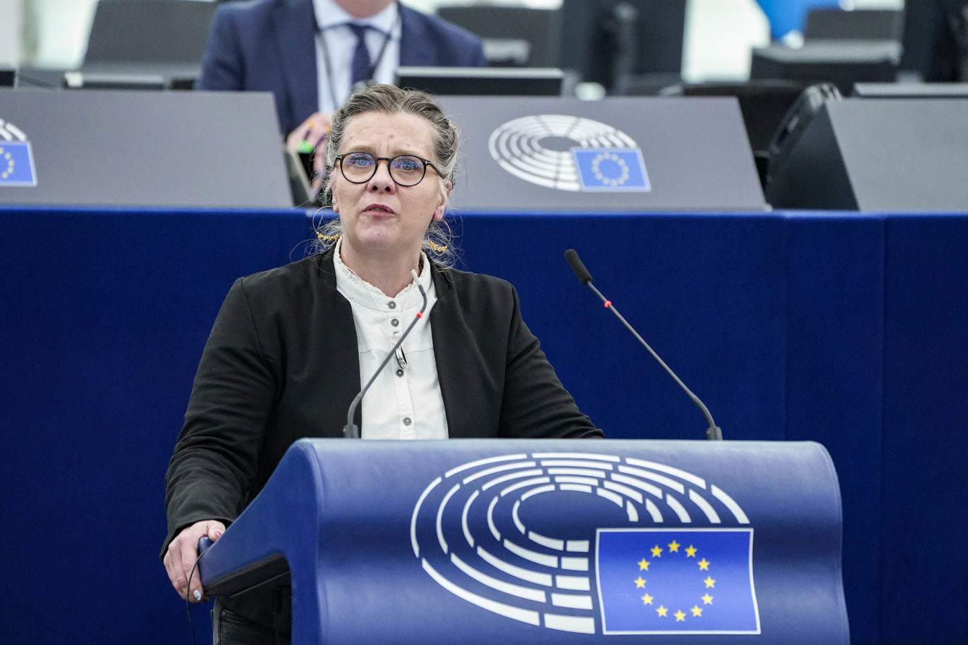 Interview with MEP Anne-Sophie Pelletier – Sign language interpretation ...
